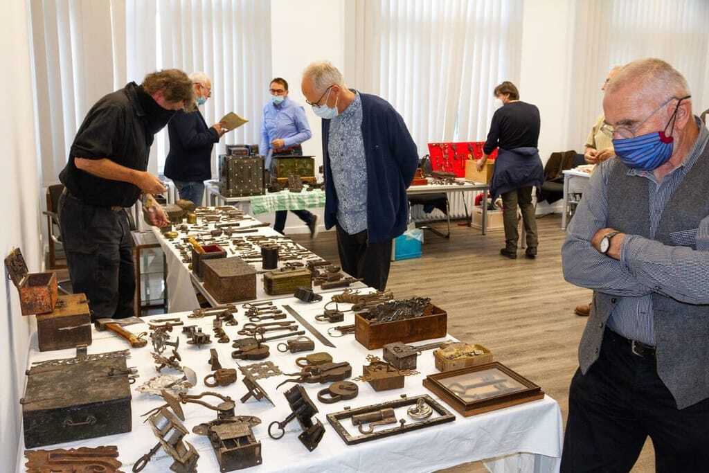 Europäische Schlosssammler beim FVSB - Glas Fenster Fassade