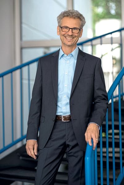 Dr. Michael Büchner GF - Glas Fenster Fassade