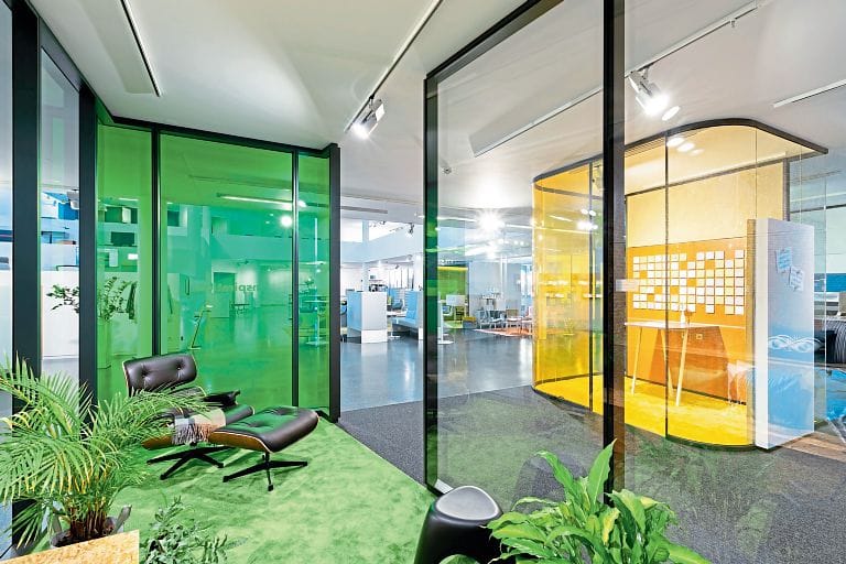 Dynamische Bürolandschaften - Glas Fenster Fassade