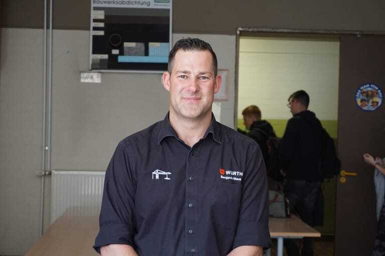 Maus bringt Metallbauschülern Dübelmontage näher - Glas Fenster Fassade