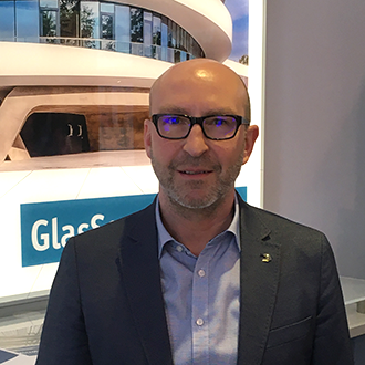 Scheer: Endlich wieder Präsenz zeigen - Glas Fenster Fassade