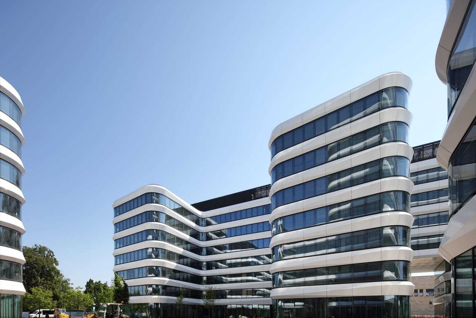 Alles im Flow – Europa-Center in Frankfurt - Glas Fenster Fassade