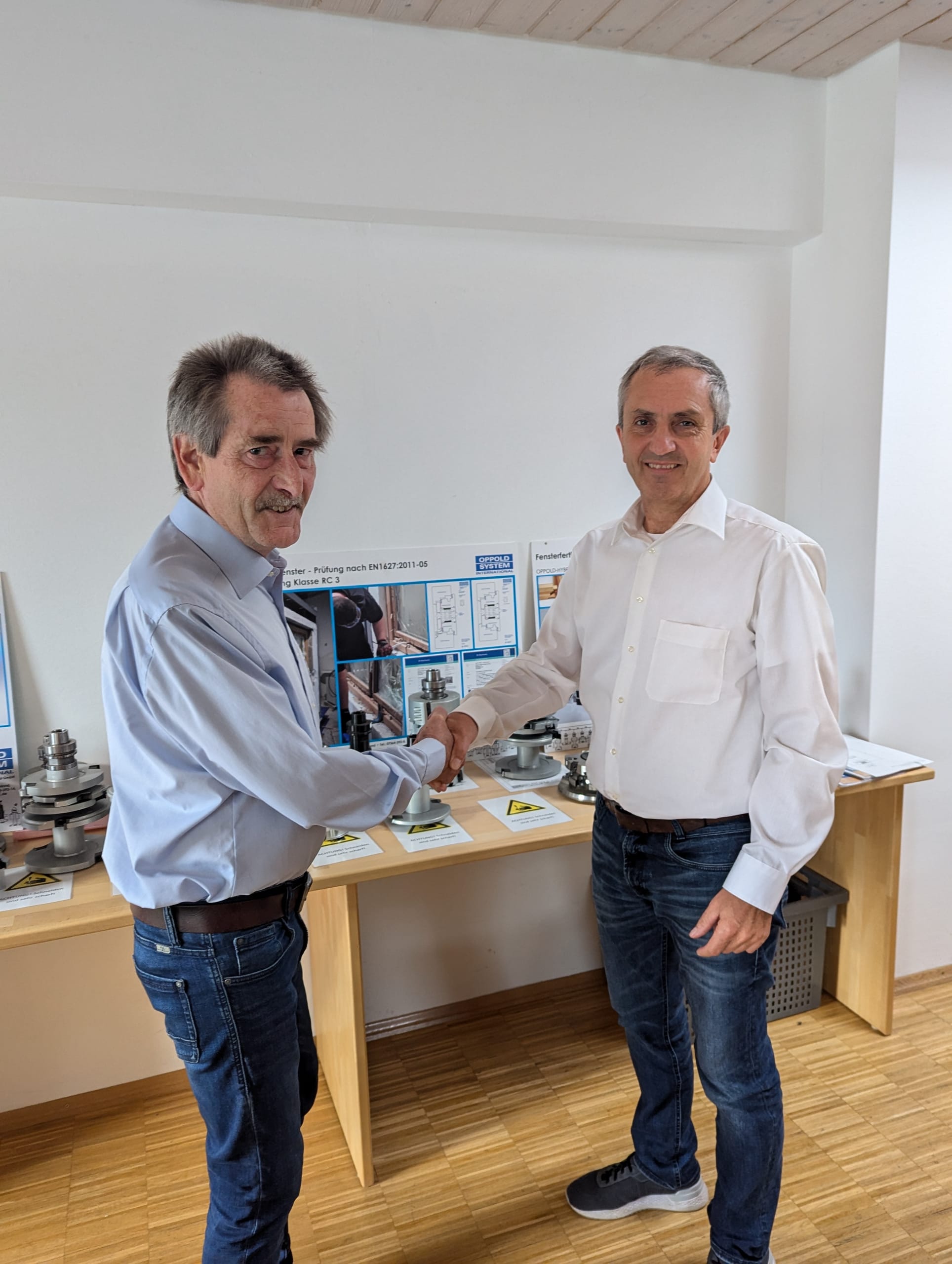 Oppold System: Christian Schulz folgt Carsten Jungk - Glas Fenster Fassade