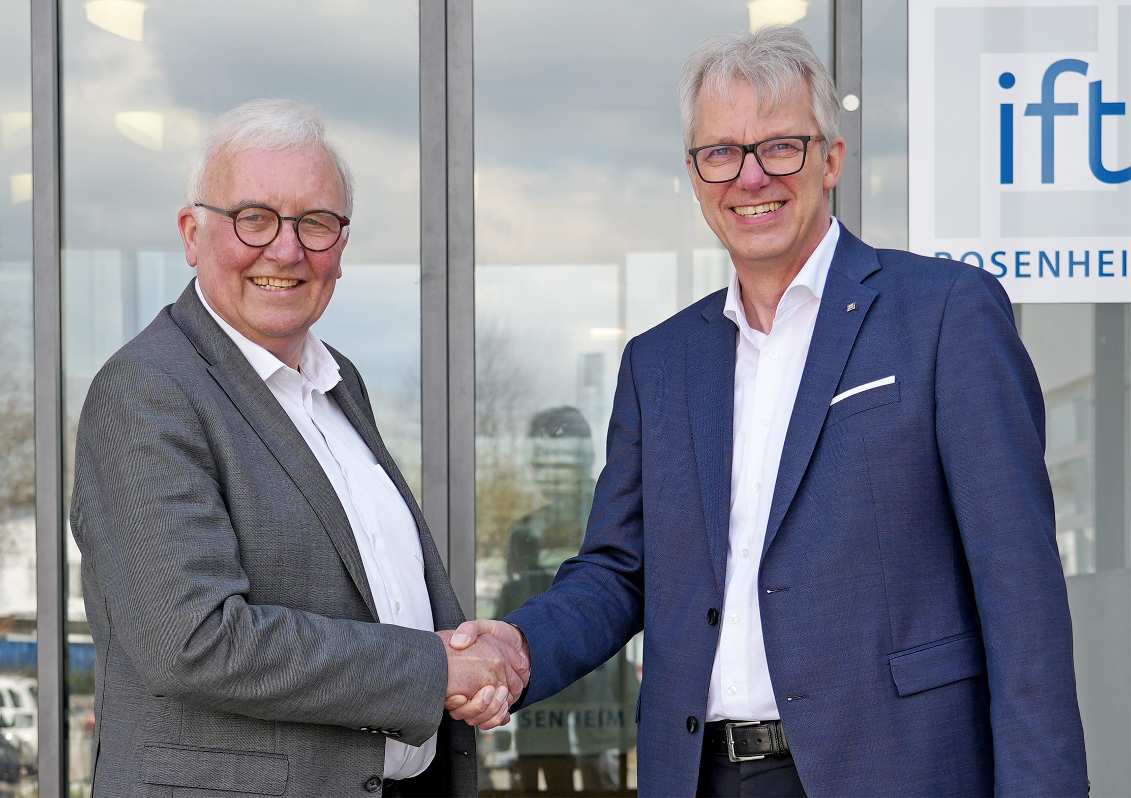ift Rosenheim: Heusler übernimmt offiziell Leitung - Glas Fenster Fassade